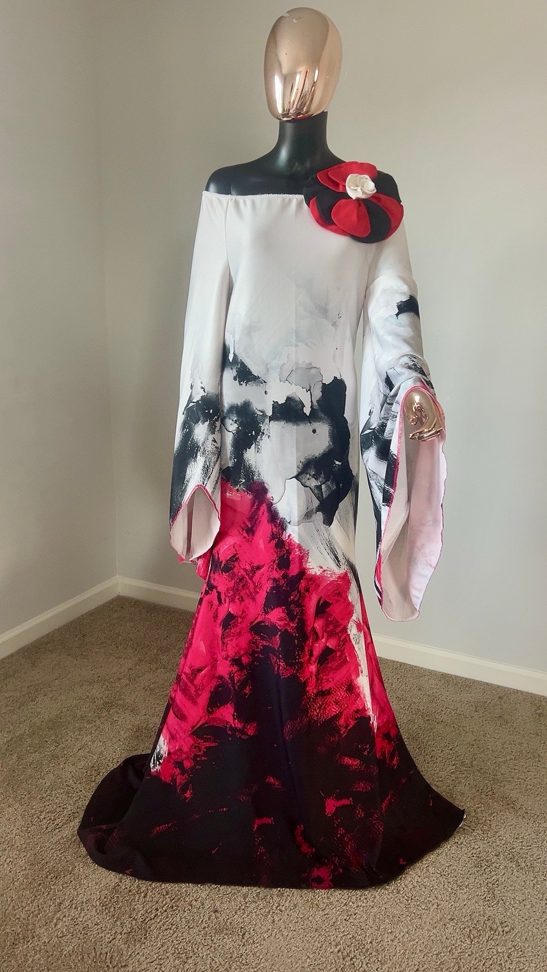 Form Fitting Dress with Dramatic Bell Sleeves – Outfits & Accessories by MaiB™